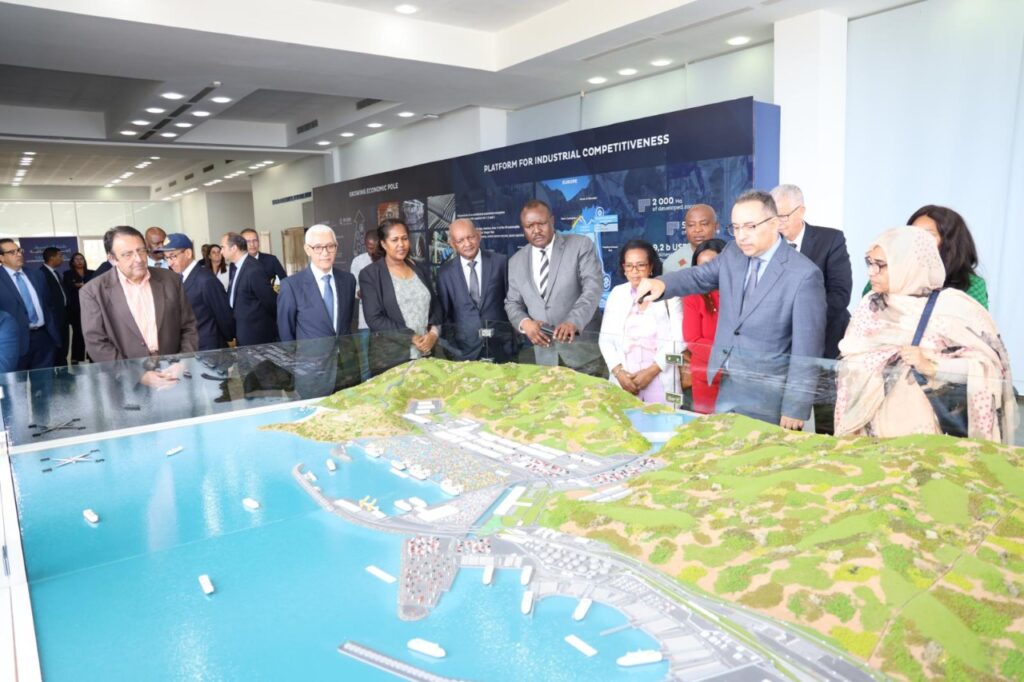 Une délégation du Parlement panafricain visite le complexe portuaire Tanger Med